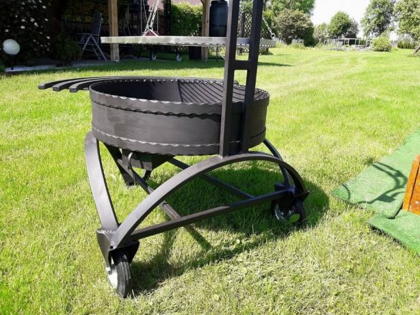 Grill ogrodowy kuty, na kółkach. - 7274475313 - oficjalne archiwum Allegro