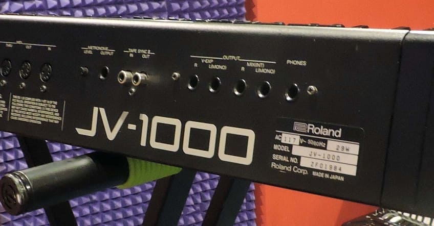 ROLAND JV 1000 - 7153475319 - oficjalne archiwum Allegro