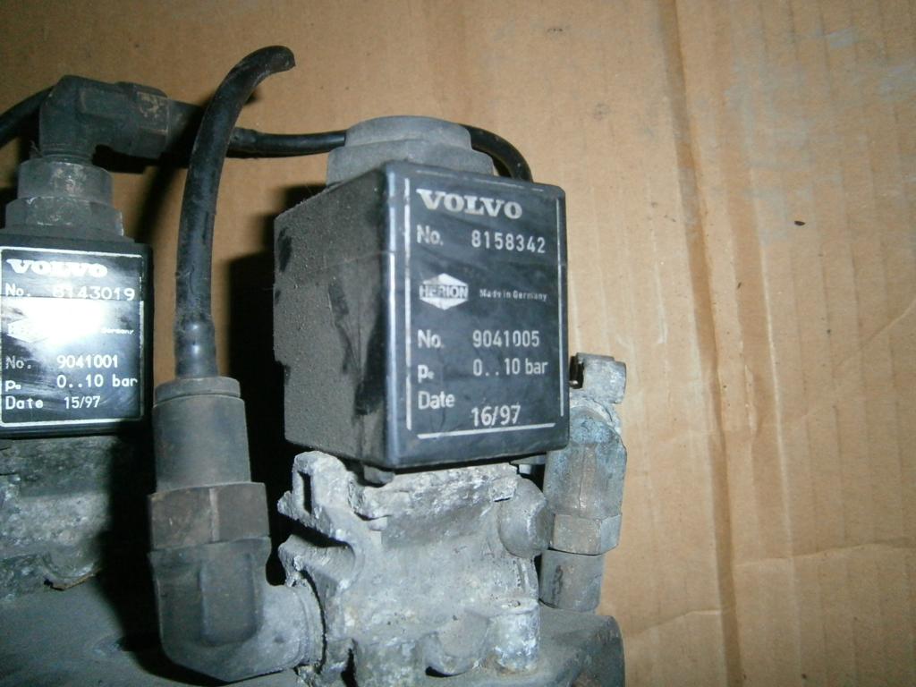 ZAWÓR ELEKTROZAWÓR GASZENIA SILNIKA VOLVO FH D12A - 5572885361 ...