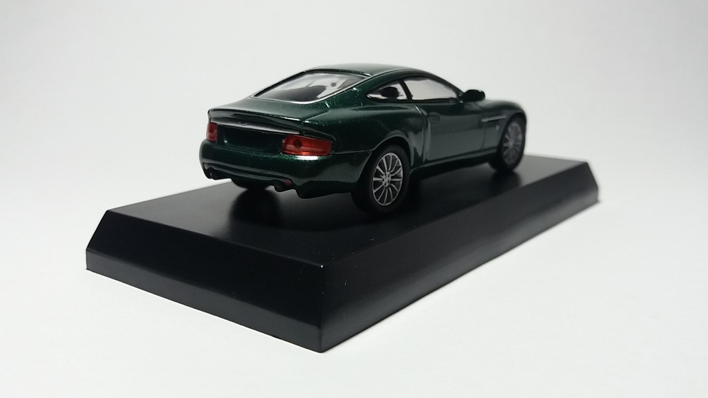 ASTON MARTIN V12 VANQUISH od KYOSHO 1/64 - 7095028002 - oficjalne ...