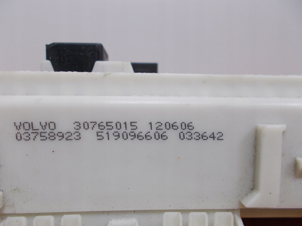 Moduł CEM Volvo S40 V50 C30 C70 30765015 - 7561620501 - oficjalne archiwum Allegro