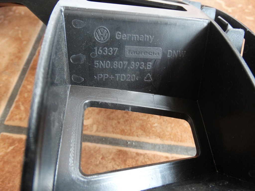 ŚLIZG ZDERZAKA LEWE VW TIGUAN 5N0.807.393.B - 7402828239 - oficjalne ...